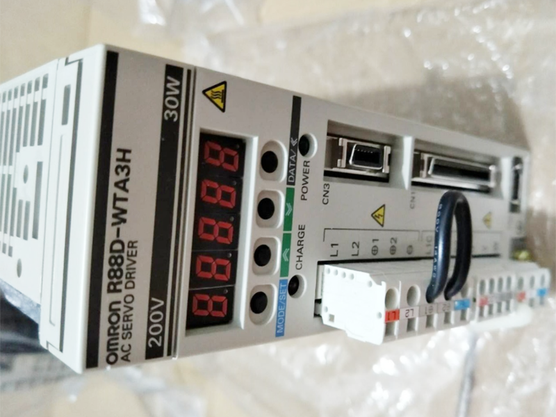 Omron Servo Drive R88D-WTA3H